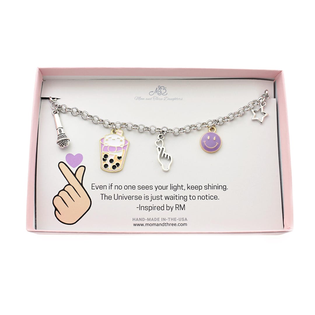 K-pop Charm Bracelet, Korean Idol Jewelry - Finger Heart - Etsy