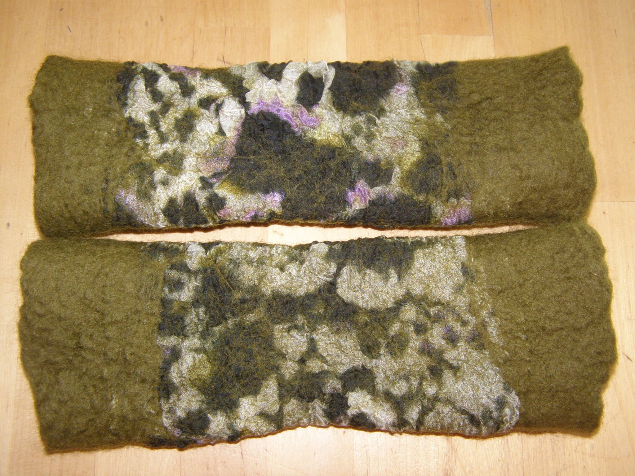 Felt Cuffs Made of SILK With MERINOWOLLE Arm Warmers Pulse - Etsy