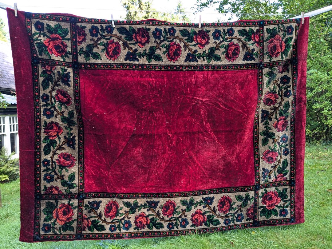 Antique Table Carpet Throw Rug, Plush Velvet Chenille Red Roses Gypsy ...