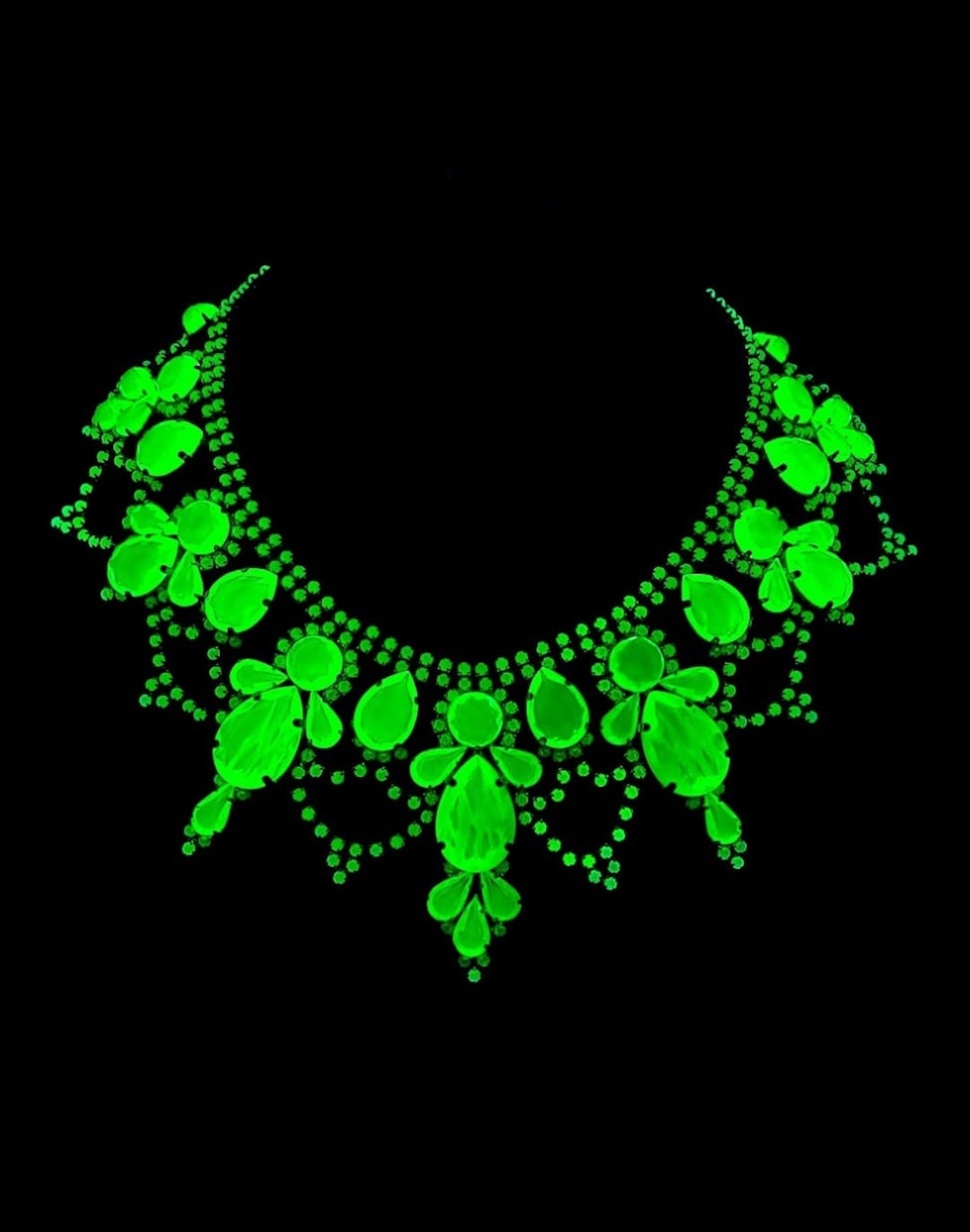 Art Deco • Vintage Jewelry • Uranium Glass Necklace - Etsy