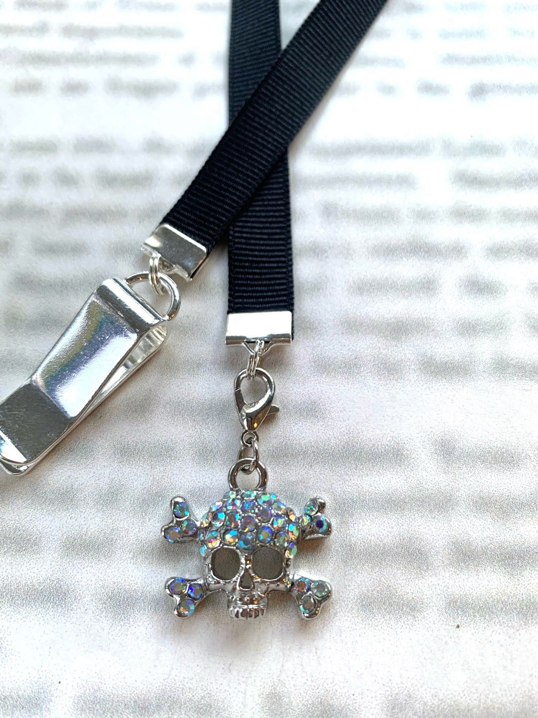 Skull and Cross Bones Pirate Attachable Bookmark Special Clip Attaches ...