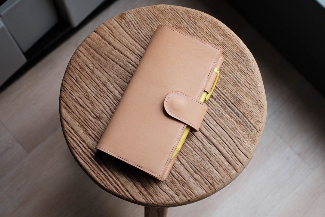 13 COLORS - the Weeks Wallet in Buttero Leather - Etsy