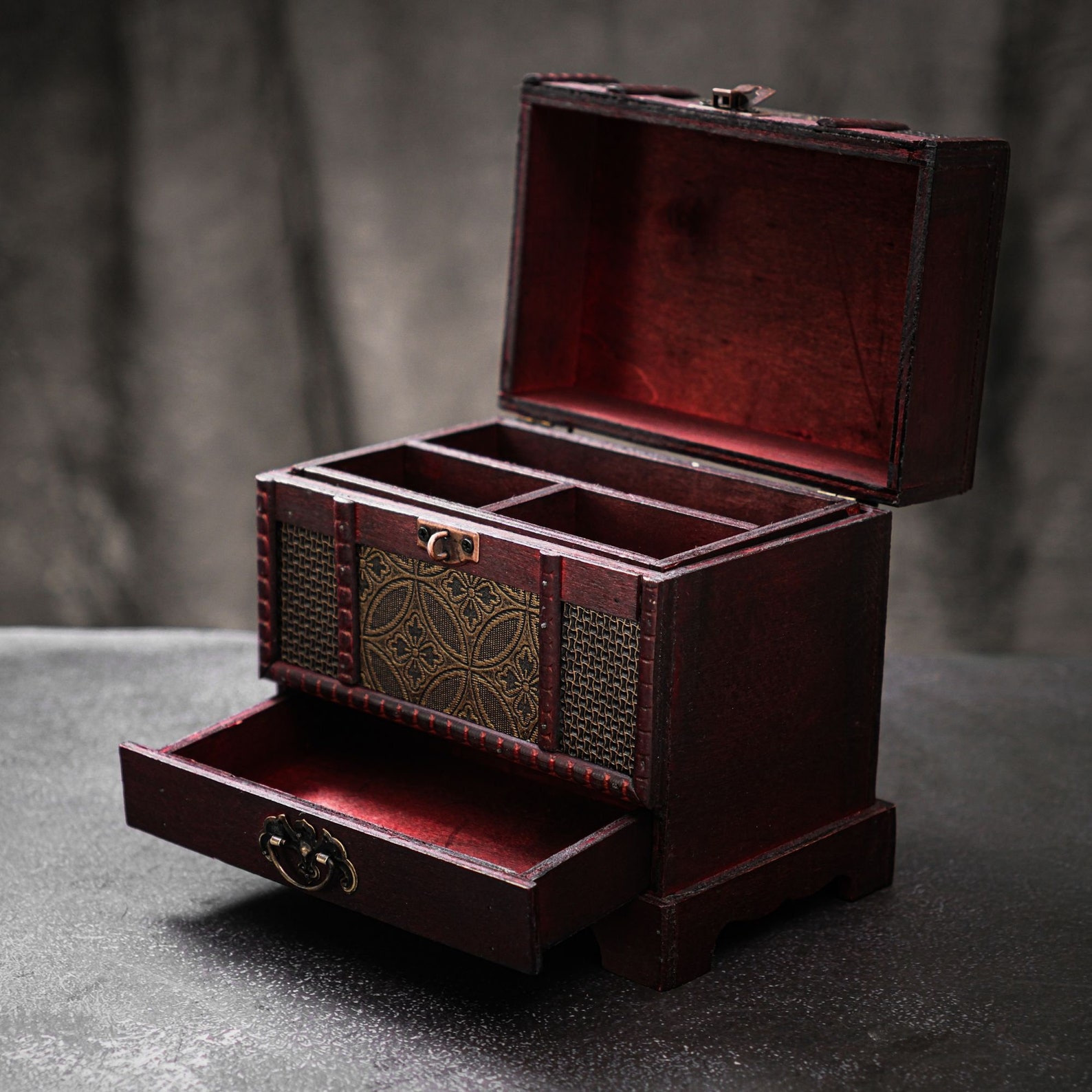 Wooden Case Chest for Collectible Fantasy Coin Dice Counter Card Games ...