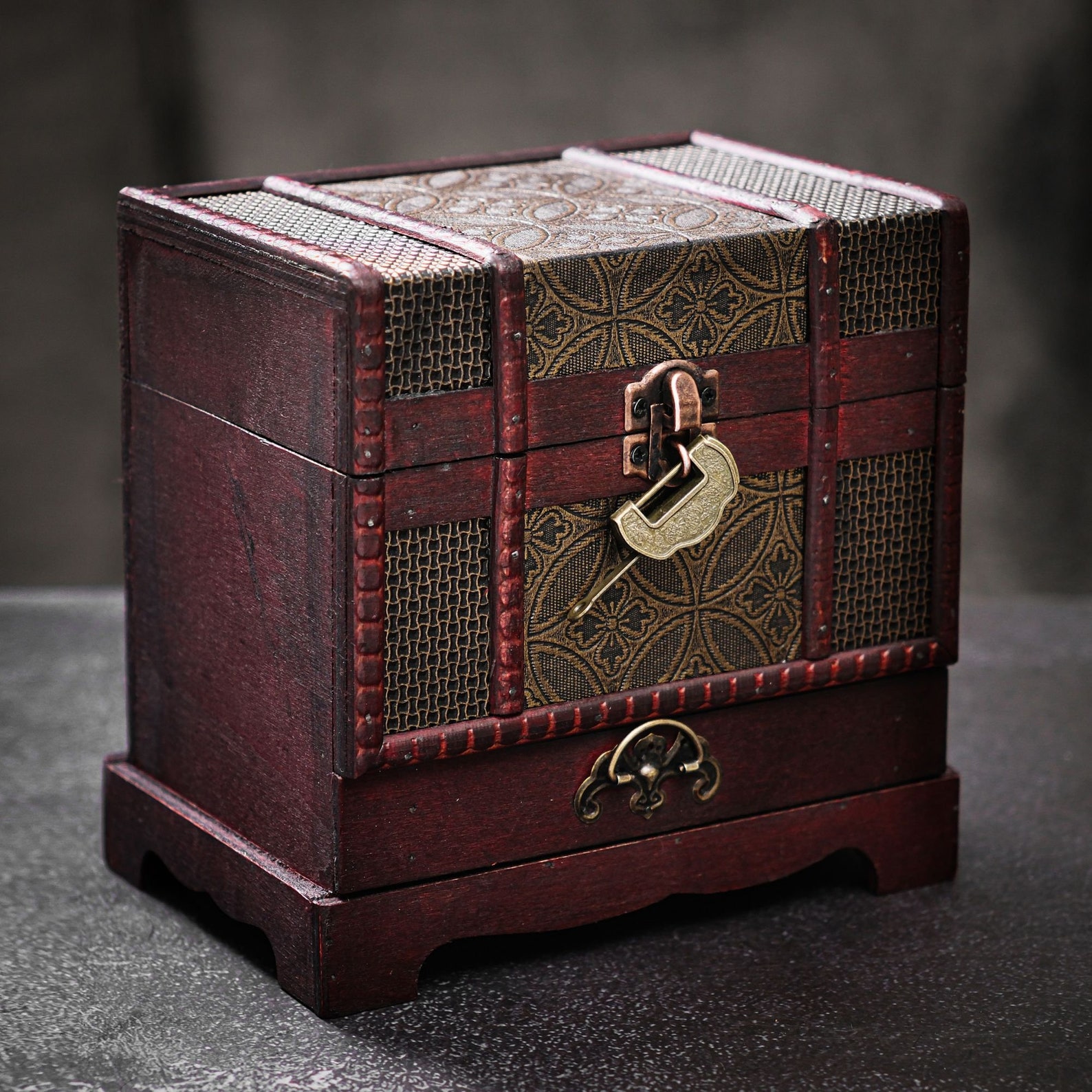 Wooden Case Chest for Collectible Fantasy Coin Dice Counter Card Games ...