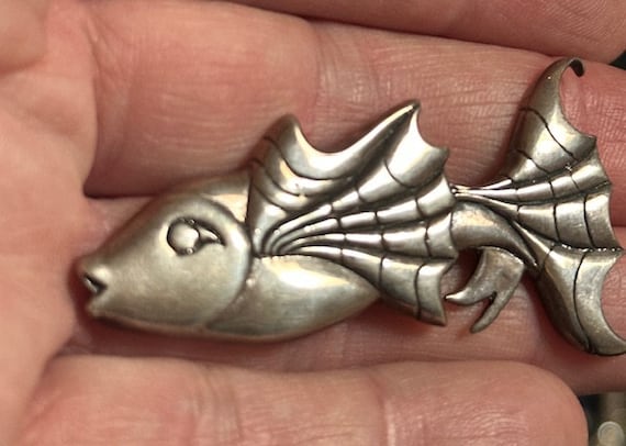 Vintage Hand & Hammer Sterling Silver Fish Brooch - Gem
