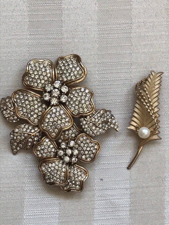 Fabulous CINER Flower Brooch Dazzling Rhinestones in … - Gem