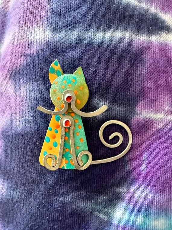 Whimsical enamel cat - Gem