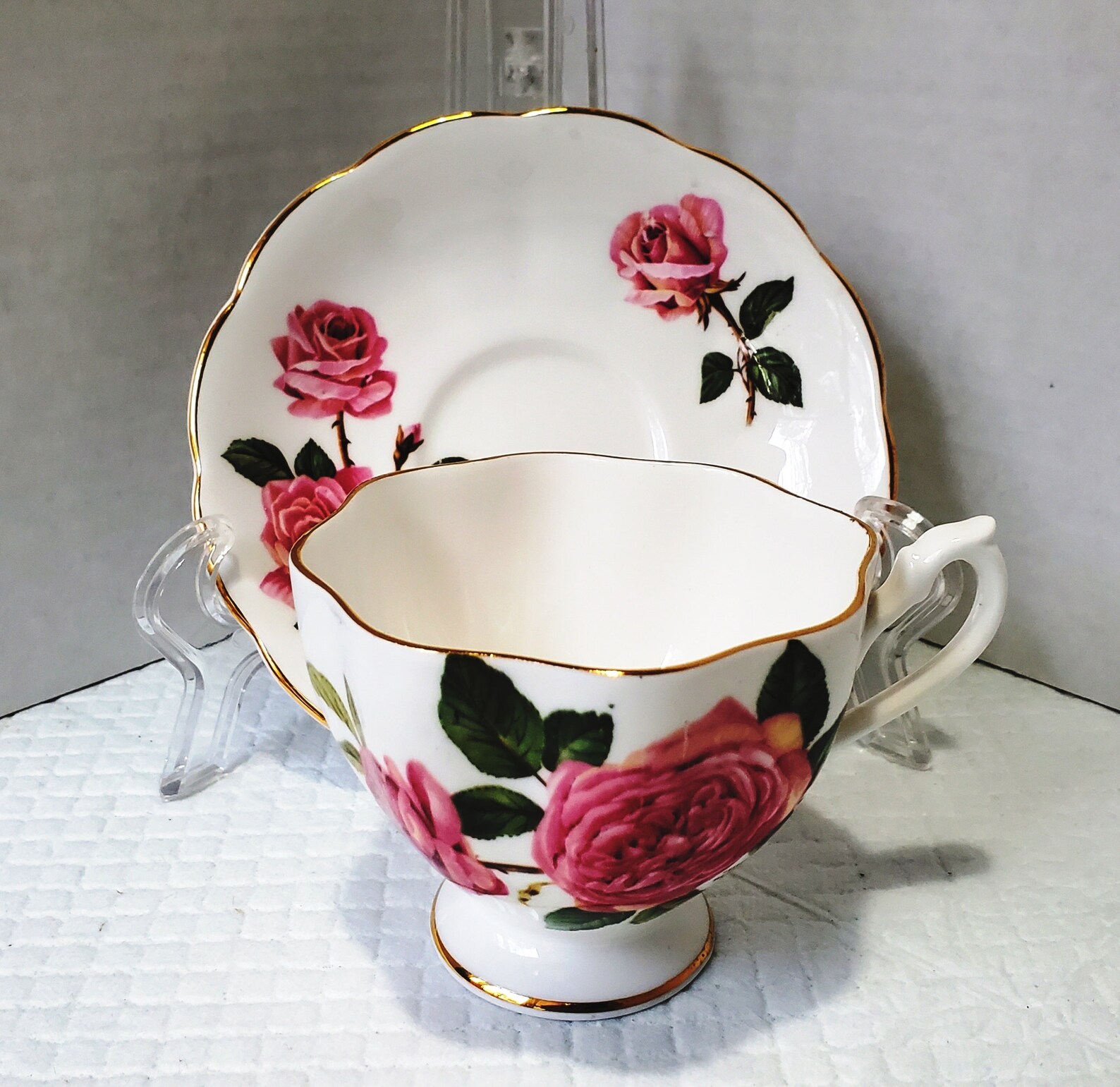 Queen Anne roses Cup and Saucer Set / England - Etsy