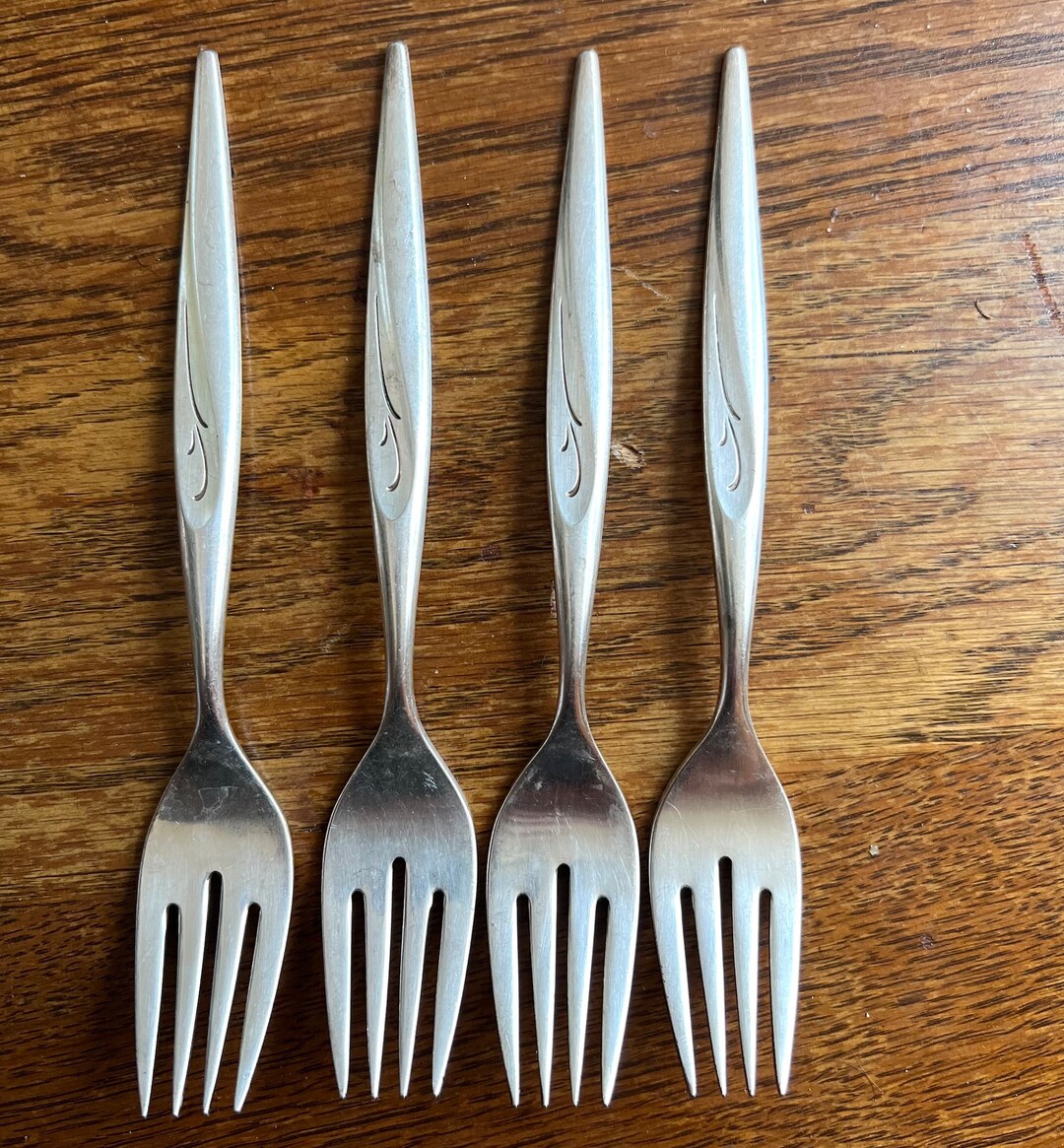 4 Vintage Mid Century Community Silver Plate Salad or Lunch Forks 6.75 ...