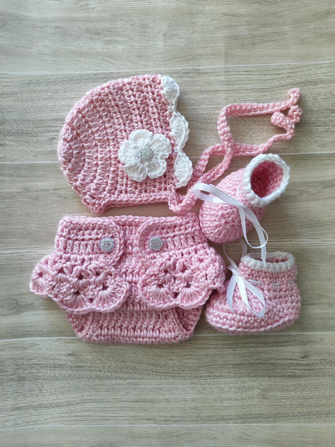 Newborn Baby Girl Set: Hat-bonnet, Diaper Cover With Ruffles, Booties ...