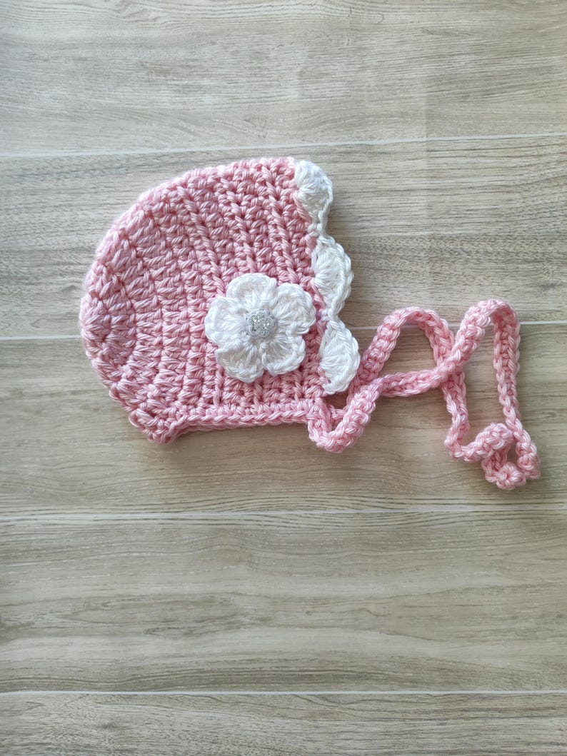Newborn Baby Girl Set: Hat-bonnet, Diaper Cover With Ruffles, Booties ...