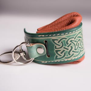 Celtic Knot Leather Keychain, Celtic Triskelion Keychain, Irish Leather ...