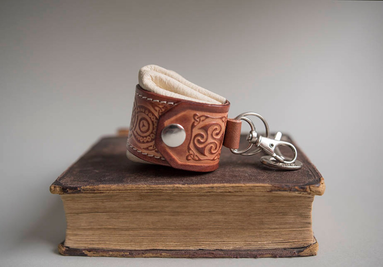 Celtic Triskelion Keychain, Irish Leather Keychain, Triple Spiral ...