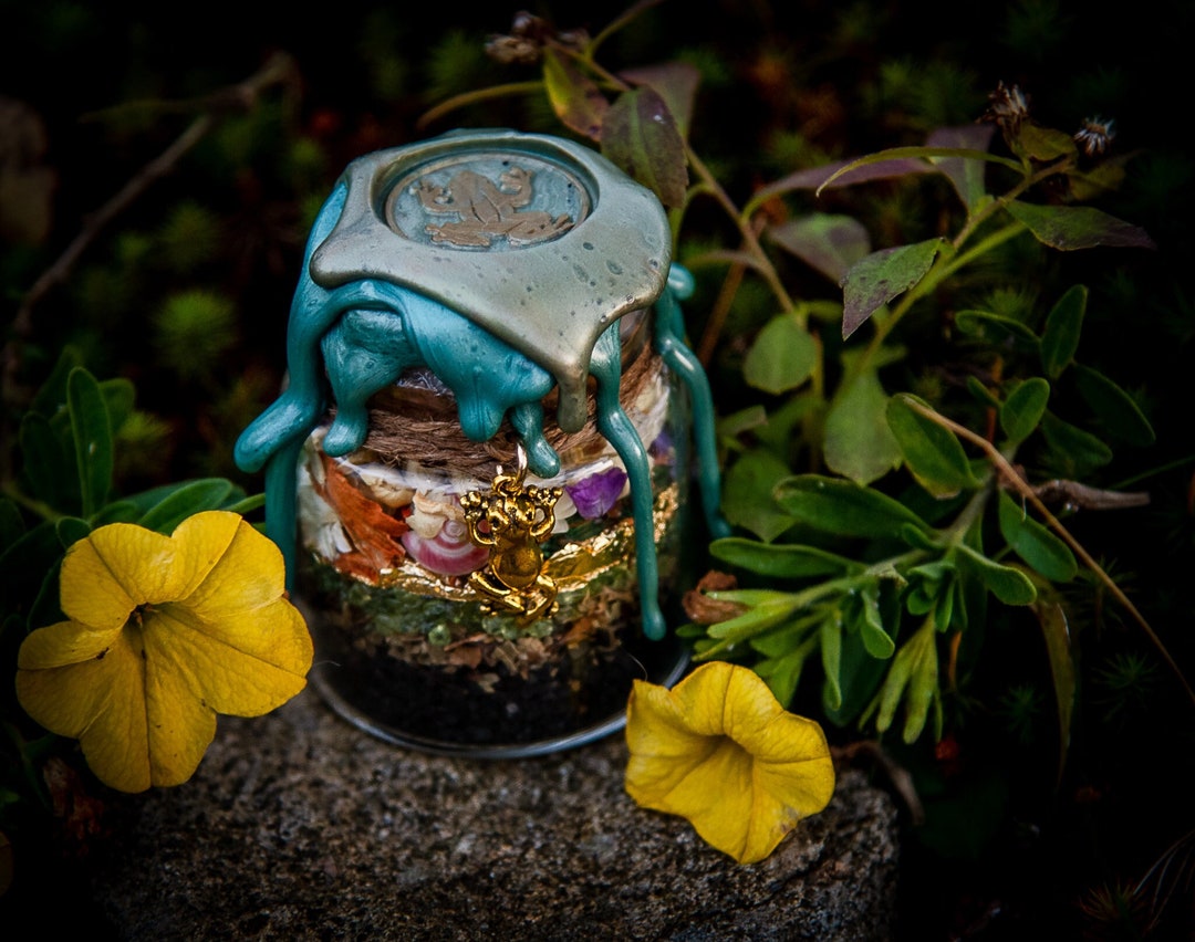 Witch Familiar Spell Jar Frog/ Toad Familiar Devotional & Tribute small ...
