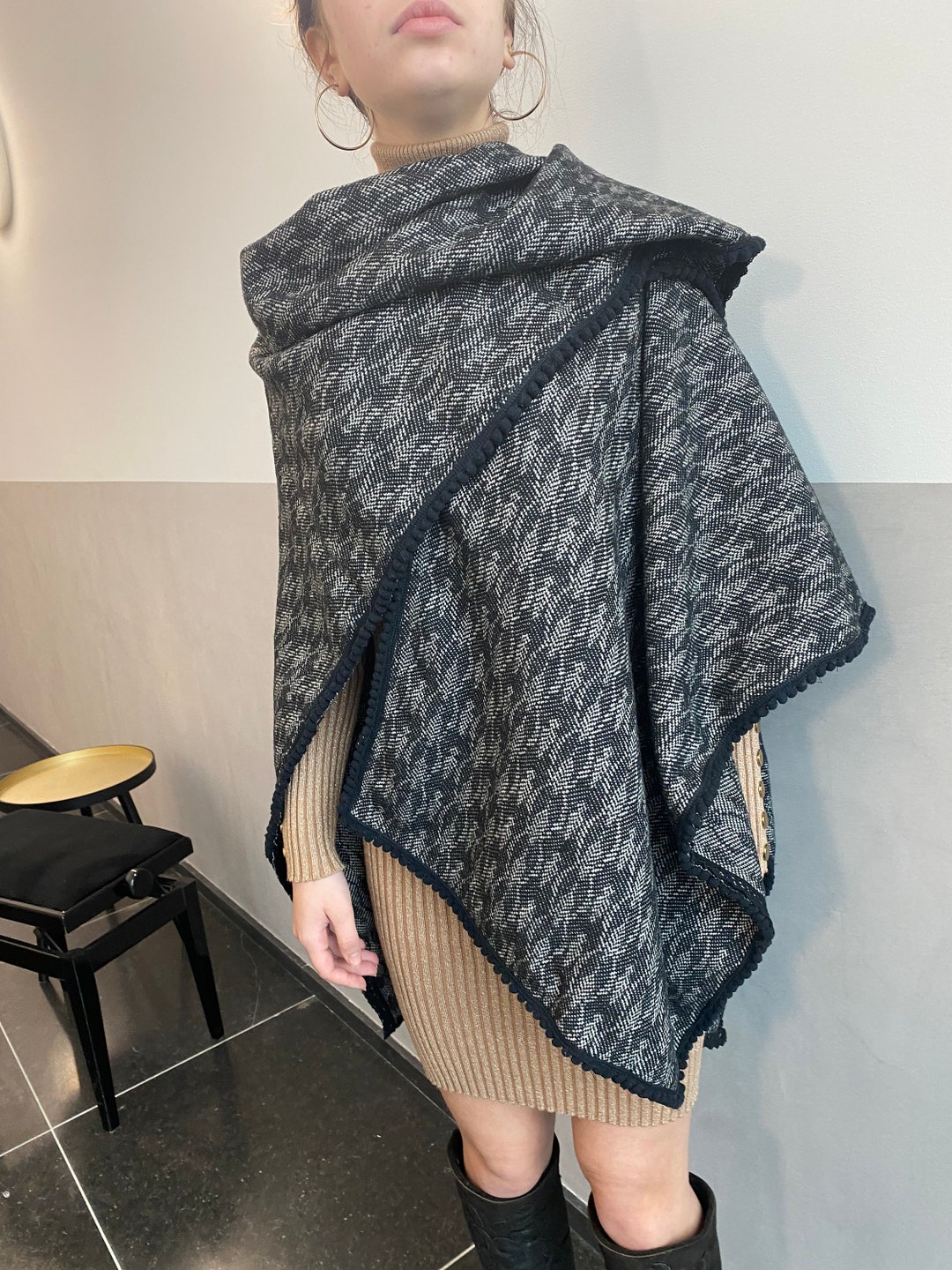 BLACK WHITE SHAWL Monochrome Poncho Universal Size Shawl Soft Handmade ...