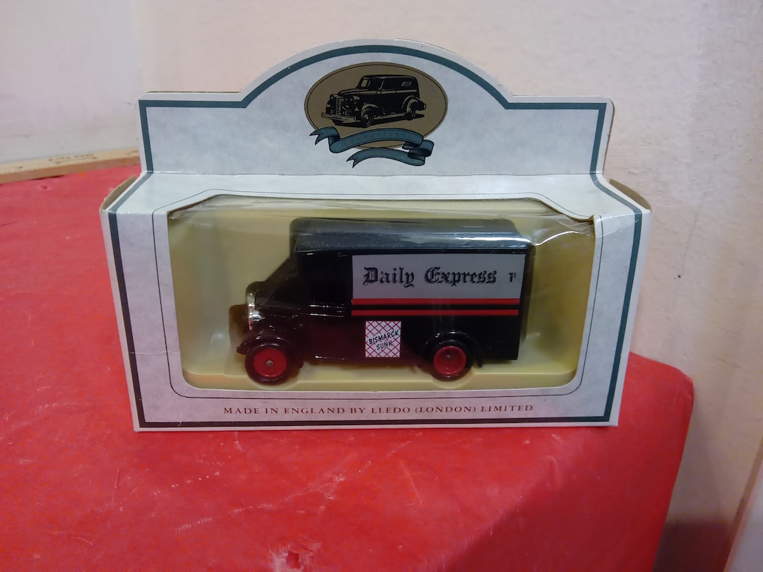 Vintage Diecast Vehicles, Daily Express by Lledo, Double Decker Buses ...