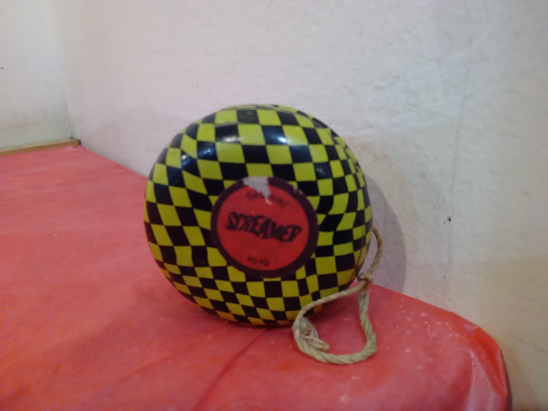 Vintage Yo-yo's, Duncan Professional Made in Usa, Festival Screamer ...