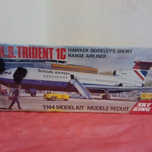 Vintage Aircraft Models, Flying Fortress, Me 262, Fokker F-27, Navy ...