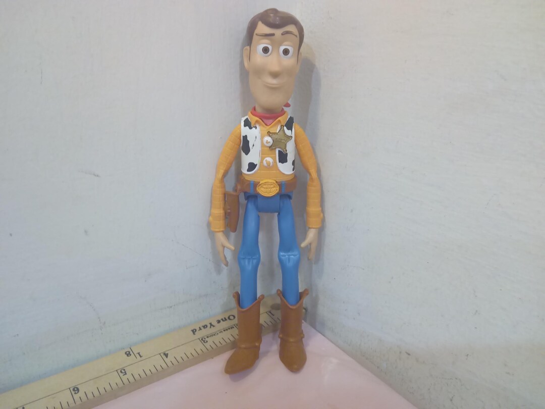 Vintage Action Figures, Toy Story "woody", Batman "selina Kyle", Erza ...