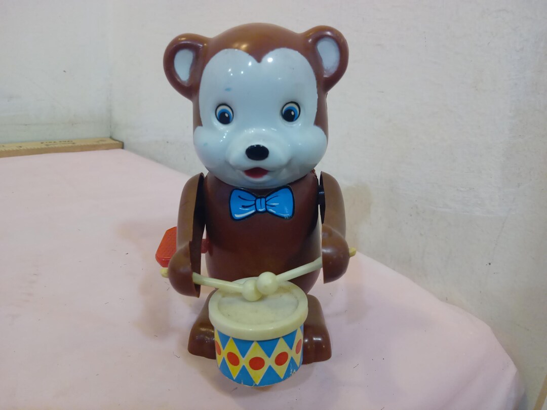 Vintage Wind-up Toy, Plastic Wind-up Bear Playing Drum, Model #892 Made ...