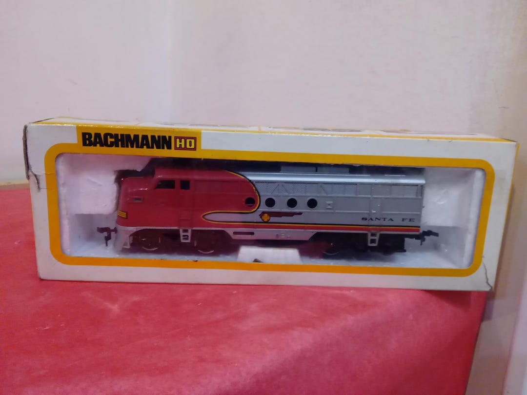 Vintage HO Train Engine and Cars, Bachman and Tyco Trains, Burlington ...