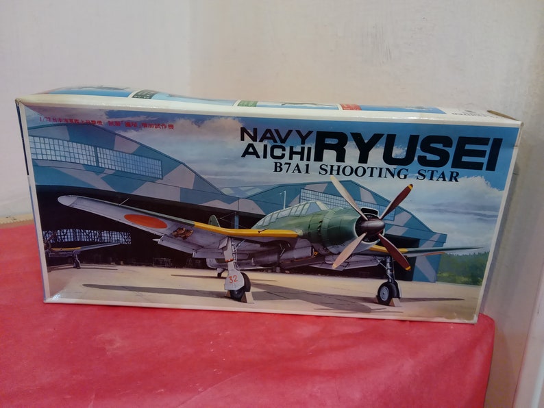 Vintage Aircraft Models, Flying Fortress, Me 262, Fokker F-27, Navy ...