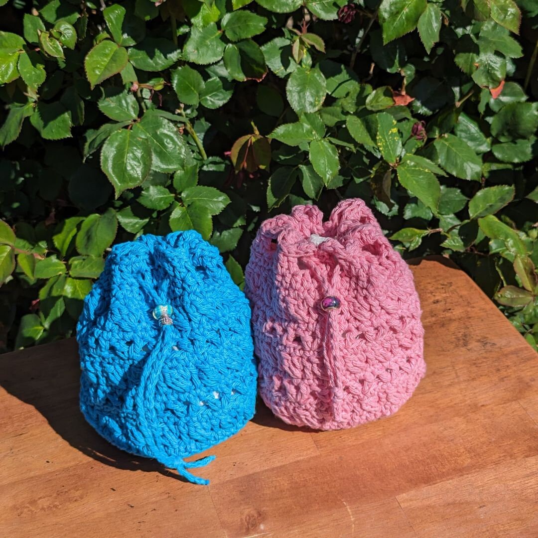 Clusters & Vs | Crochet Pattern | Crochet Drawstring Gift Bag | DIY ...