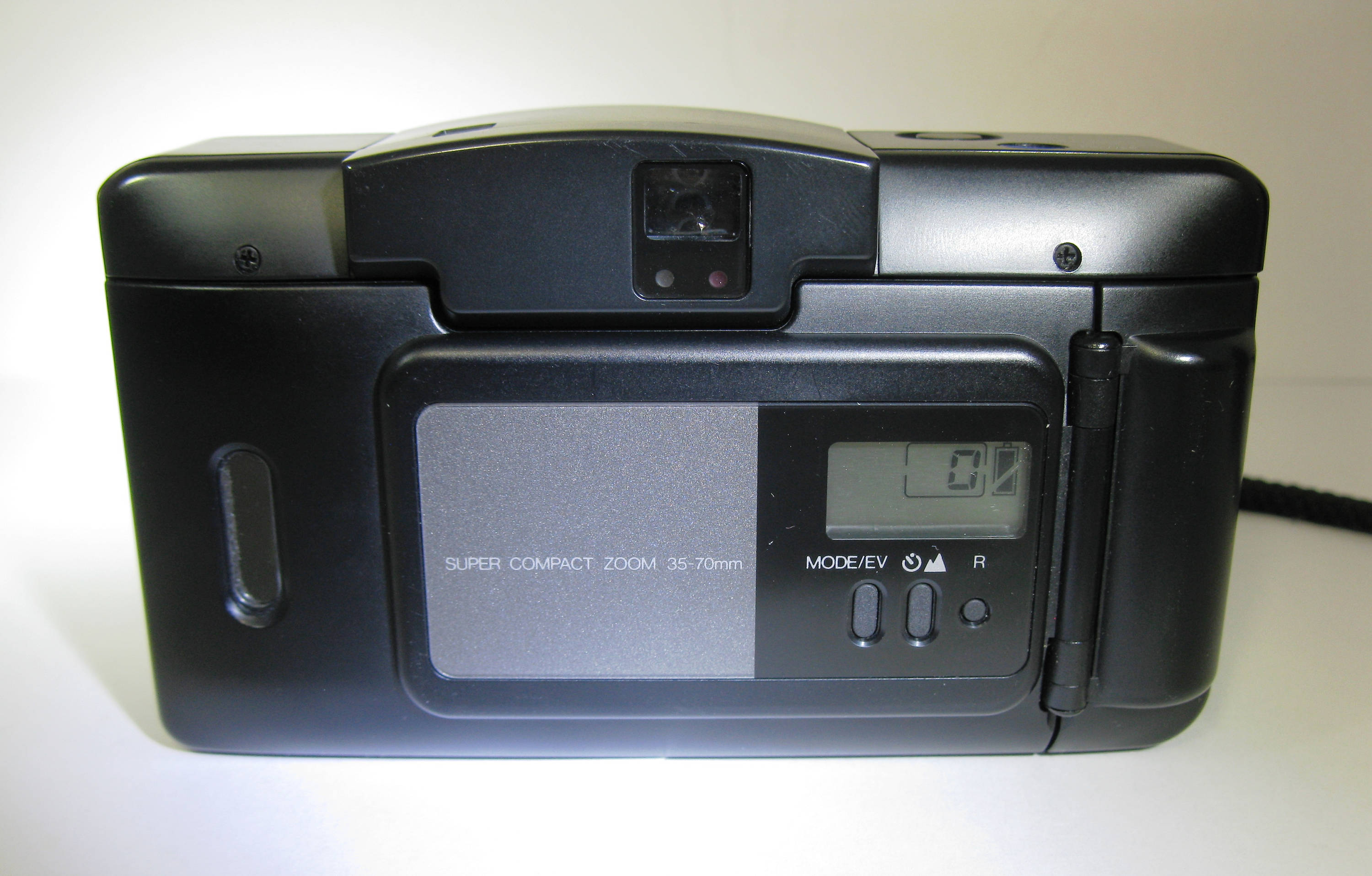 Minox CD 70 35 Mm Camera With Minoctar 35-70mm Zoom Lens and Minox Case ...