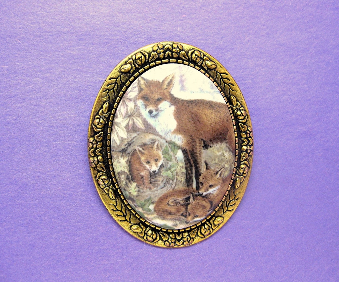 Foxes Porcelain RED FOX Family Cameo on a Goldtone Frame Pin Brooch ...