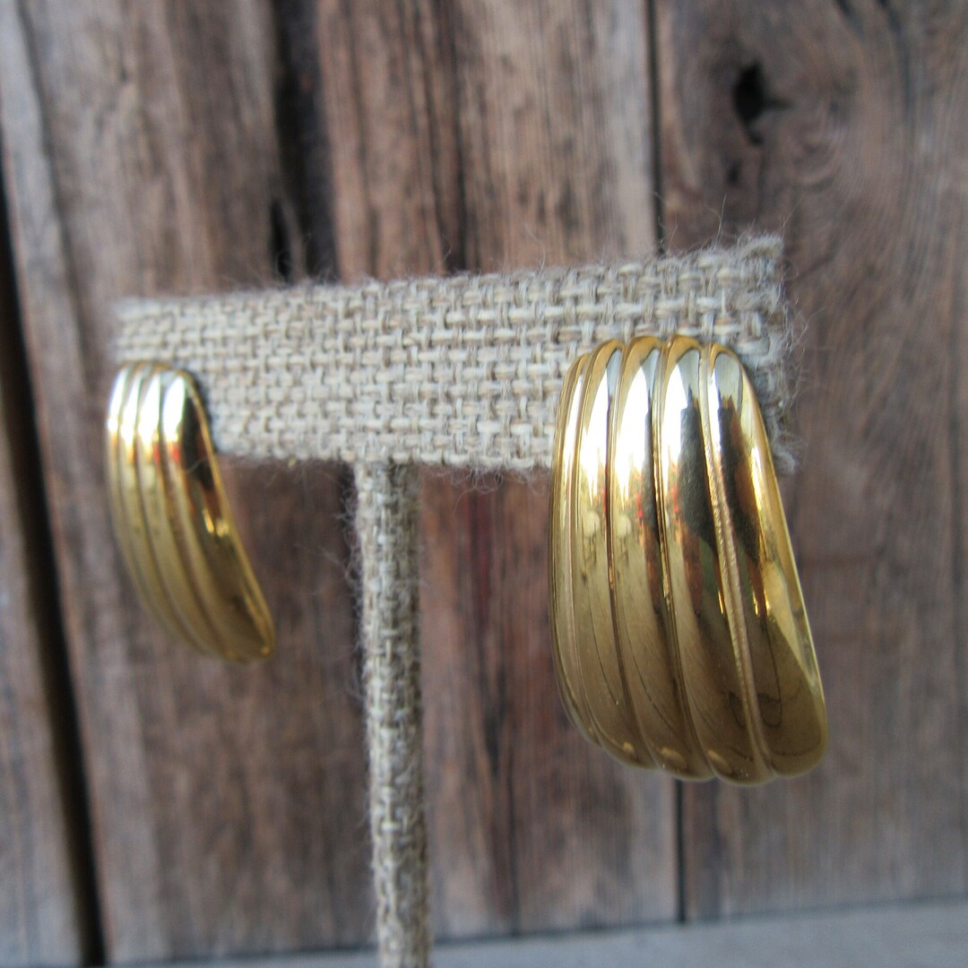 90s Shiny Gold Tone Shell Earrings | Fluted Scalloped Chunky Geometric ...