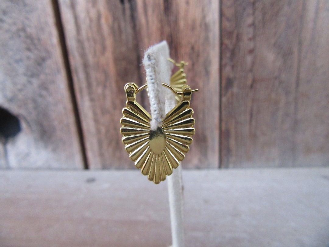 90s Gold Tone Fan Hoops | Lever Back Heart Hoops | Fluted Art Deco ...