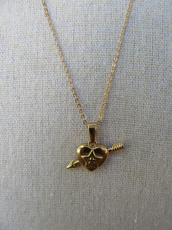 80s 90s Dainty Gold Chain Heart and Arrow Necklace |… - Gem