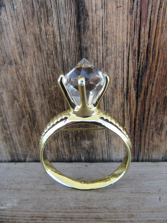 80s Chunky Gold Tone Oversized Faux Diamond Ring Broo… - Gem