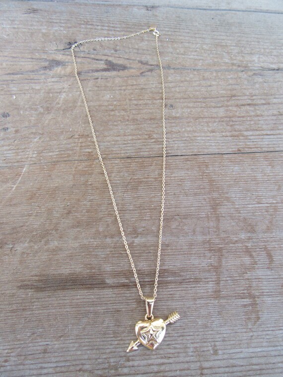 80s 90s Dainty Gold Chain Heart and Arrow Necklace |… - Gem