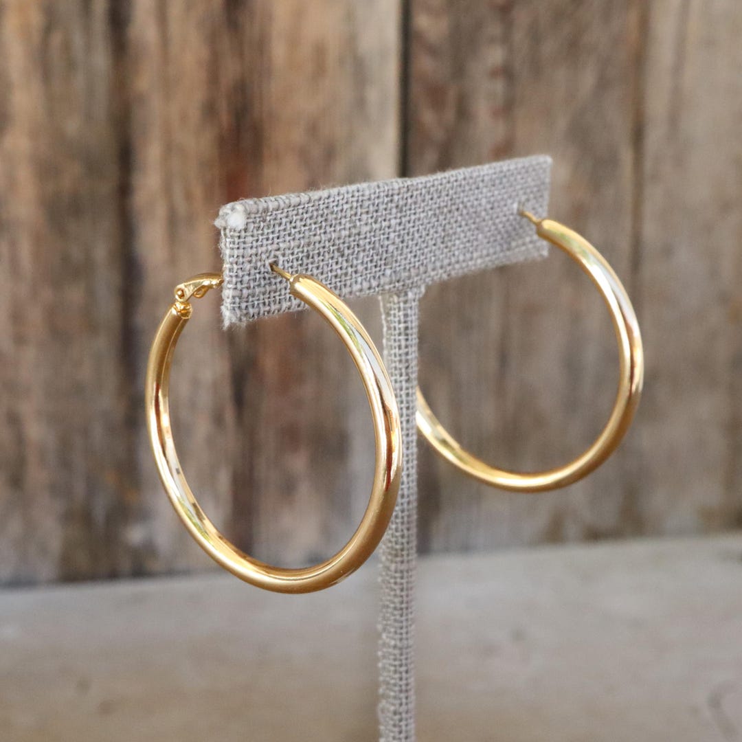 90s Skinny Gold Tone Medium Large Lever Back Hoop Earrings | 1-1/2 ...