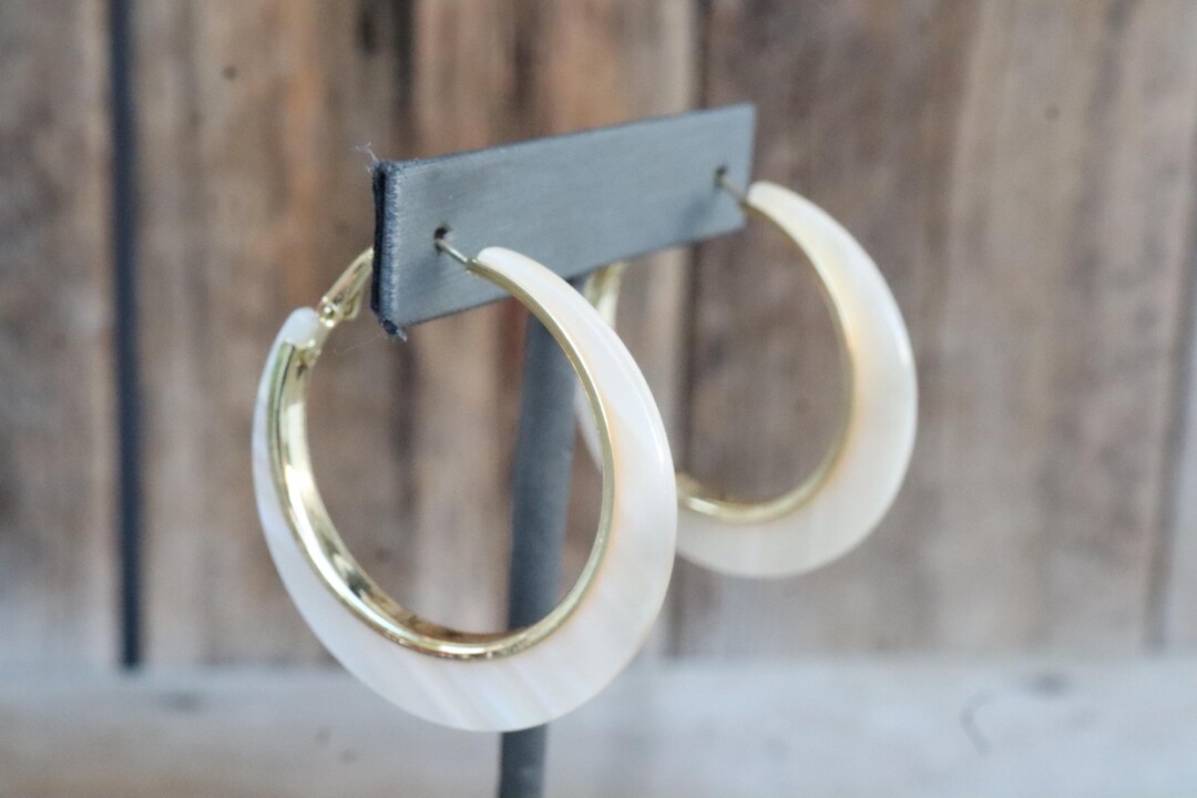 90s Gold Tone and White Oil Slick Irridescent Lever Back Resin Hoop ...