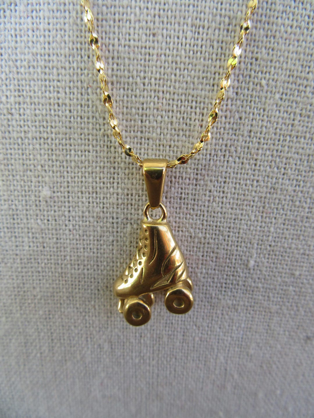 70s 80s Dainty Gold Chain Roller Skate Necklace | Gold Tone Necklace | Novelty Skate Charm Chain ...