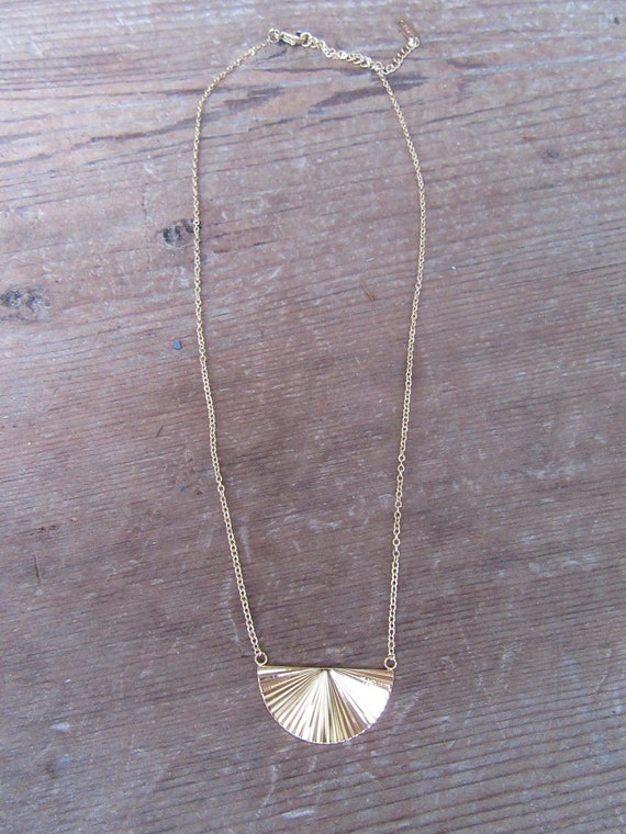 80s 90s Dainty Gold Chain Fluted Fan Necklace | Gold … - Gem