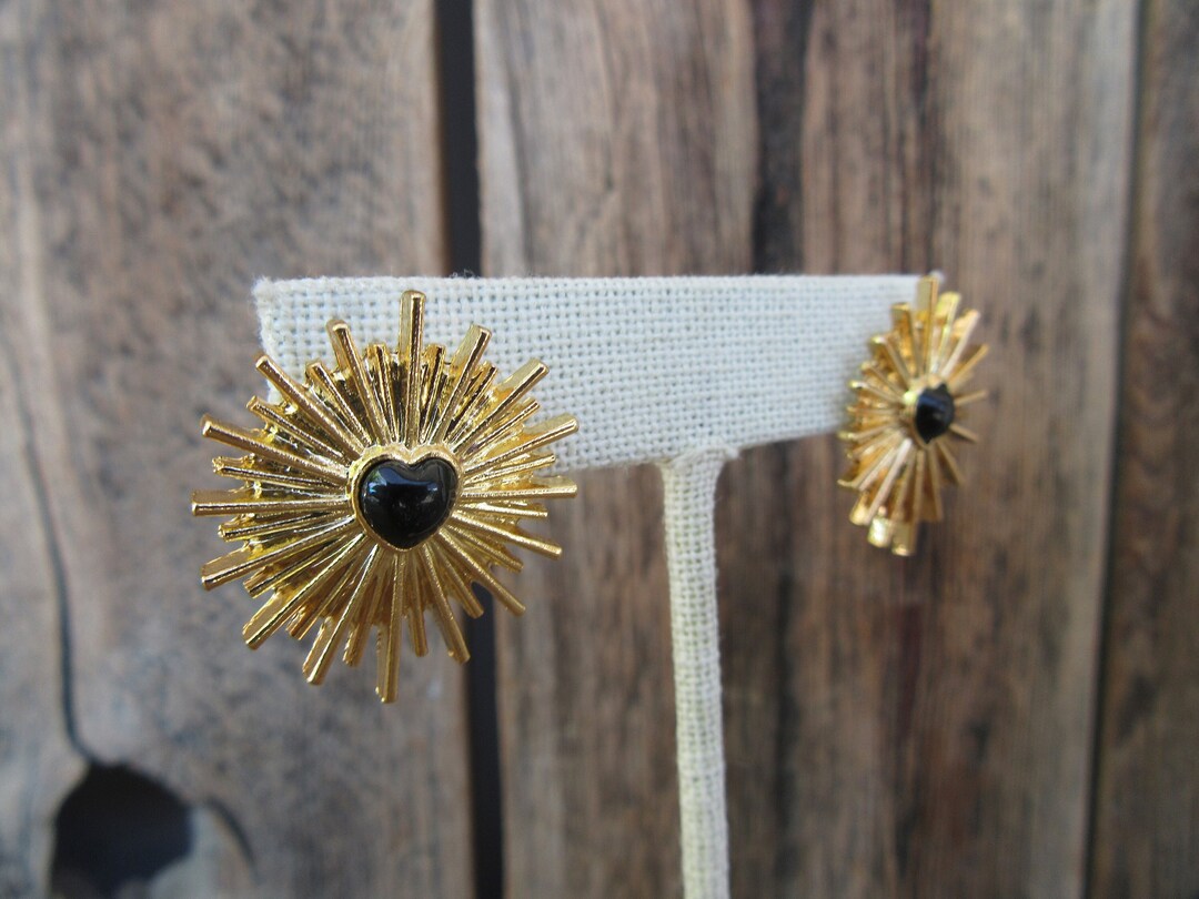 90s Glam Heart Modernist Earrings | Gold Tone and Black Resin Cabochon ...