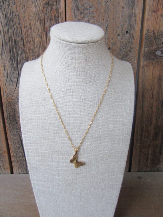 80s 90s Dainty Gold Chain Butterfly Necklace | Gold T… - Gem