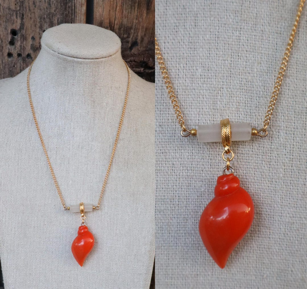 70s 80s Gold Tone and Orange Resin Conch Shell Necklace | Tourist Chic ...