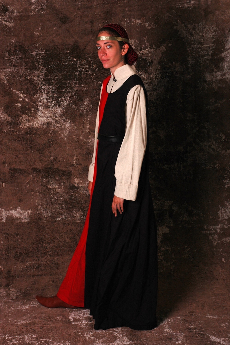 Linen Woman's Sideless Surcoat per Pale Women's - Etsy