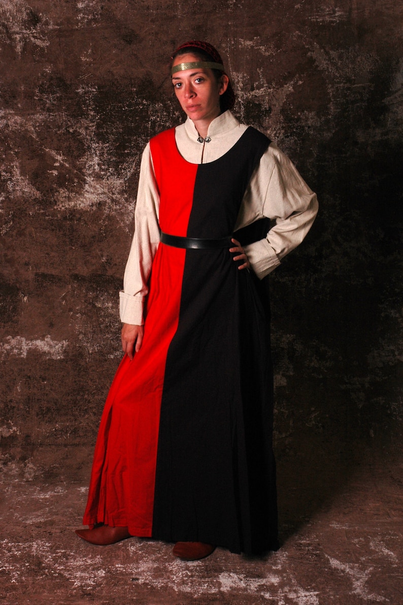 Linen Woman's Sideless Surcoat per Pale Women's - Etsy