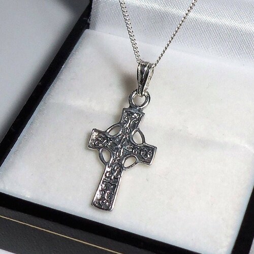 Small Celtic Cross Silver Necklace - Etsy