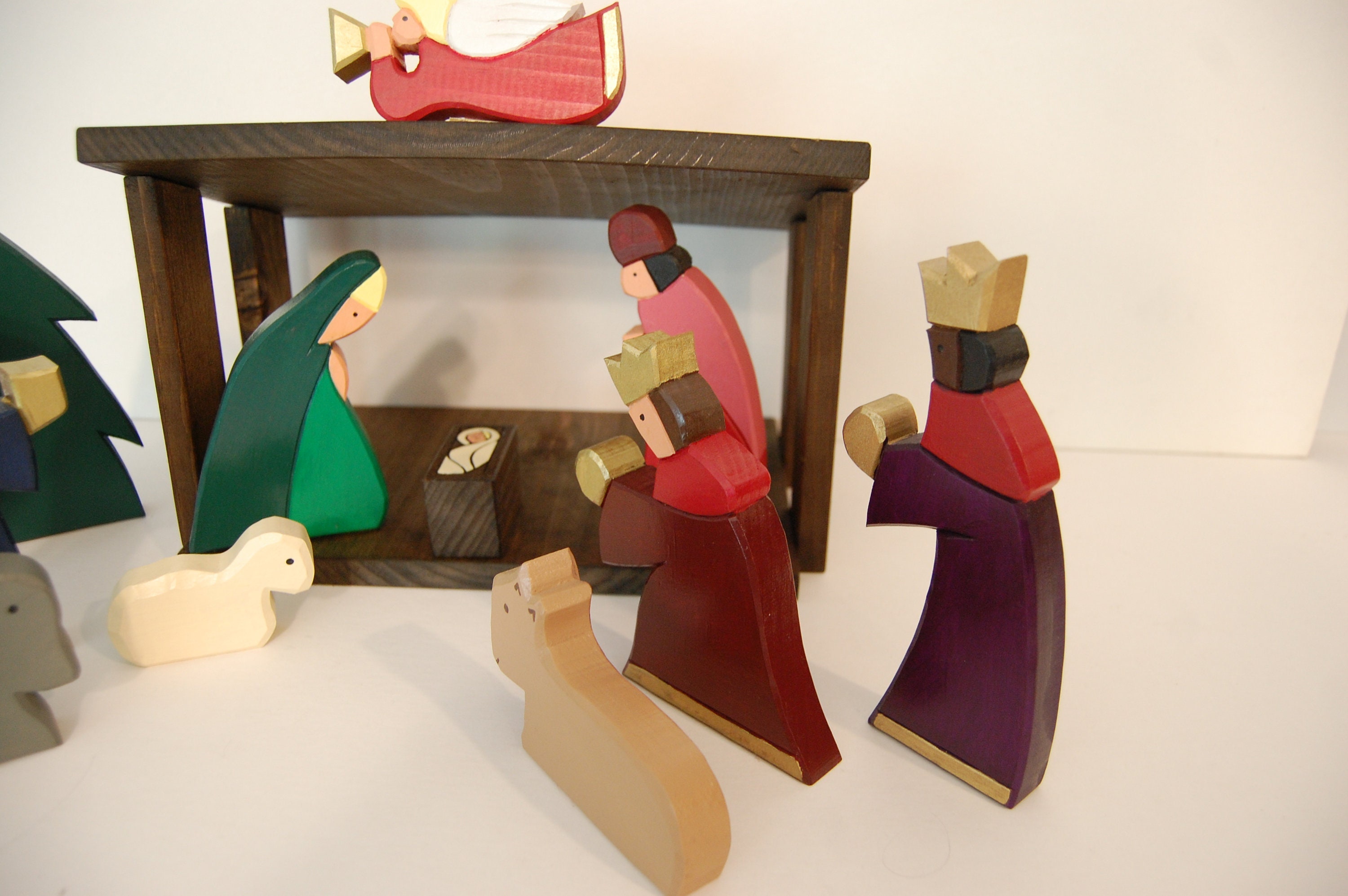 Hand carved and painted Nativity Set - Etsy.de