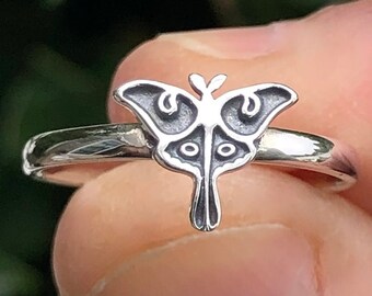 Luna Moth Ring - Etsy