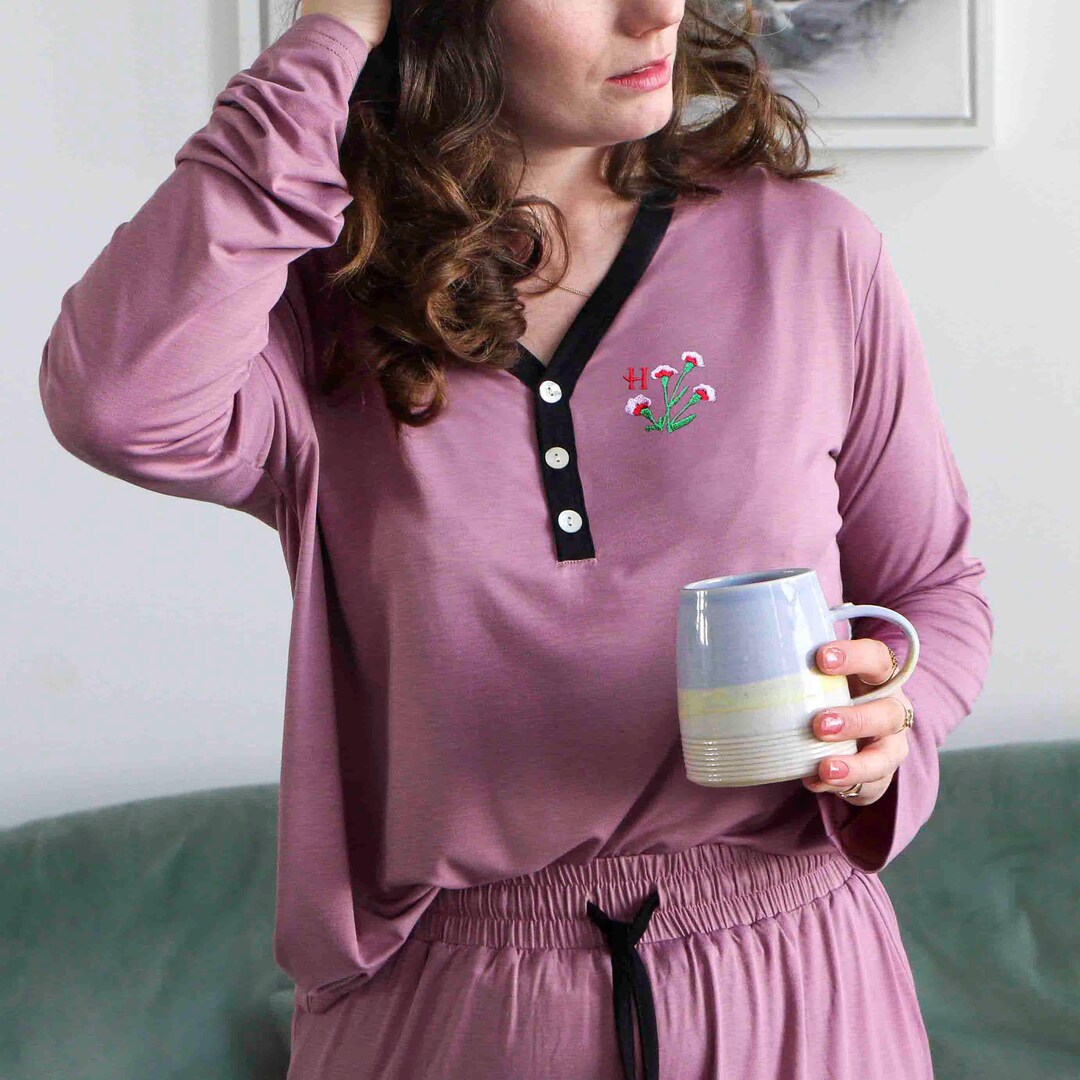Personalized Bamboo Pajama Set: Embroidered Birth Flower Gift - Etsy
