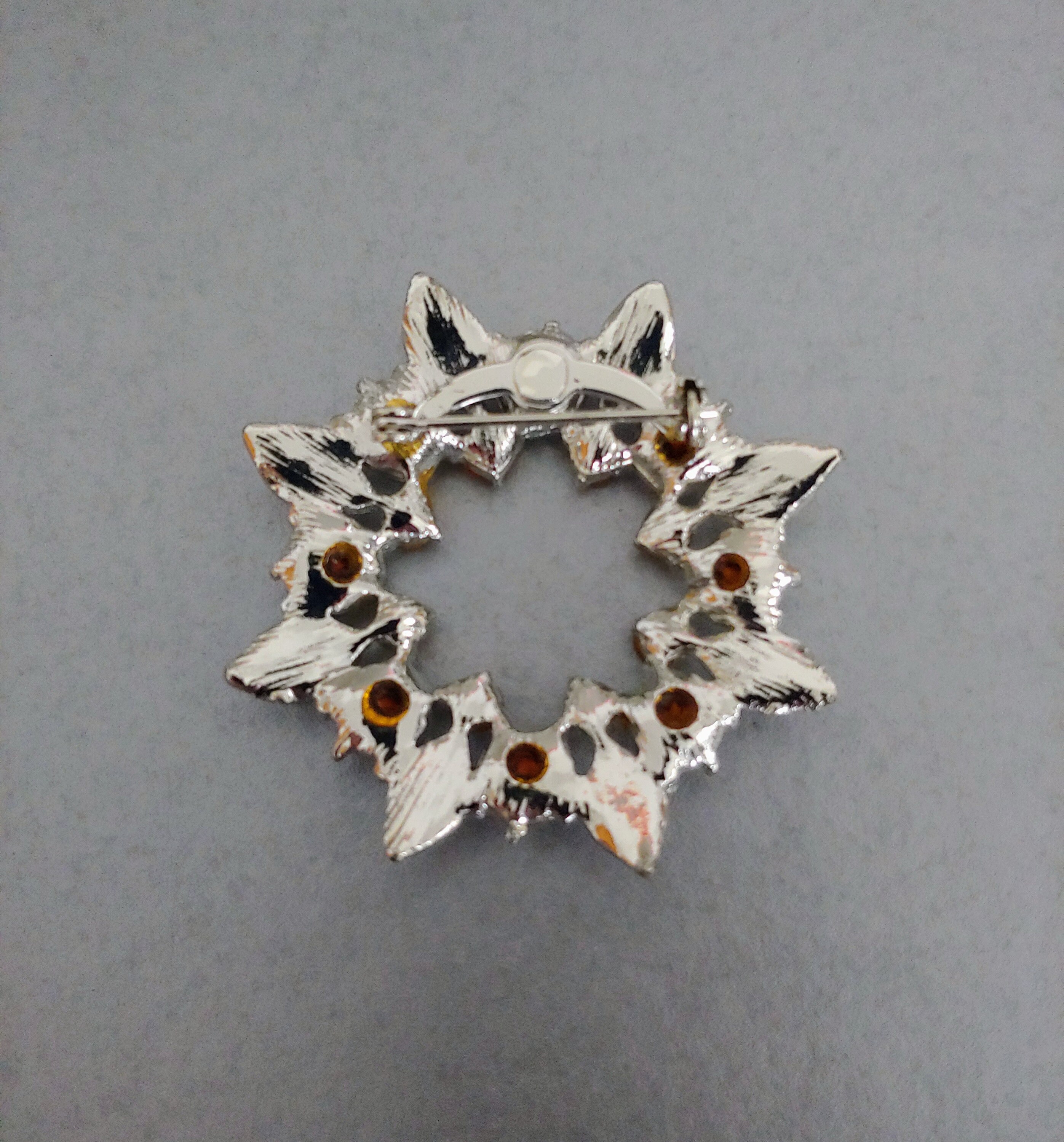 Wreath Star Shaped Pin - Silvertone Brooch - Rhinestone Jewelry ...
