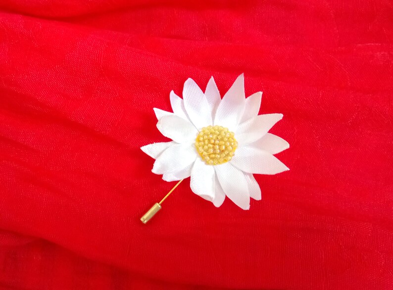 Daisy Lapel Pin Daisy Boutonnière Groomsman Lapel Pin - Etsy
