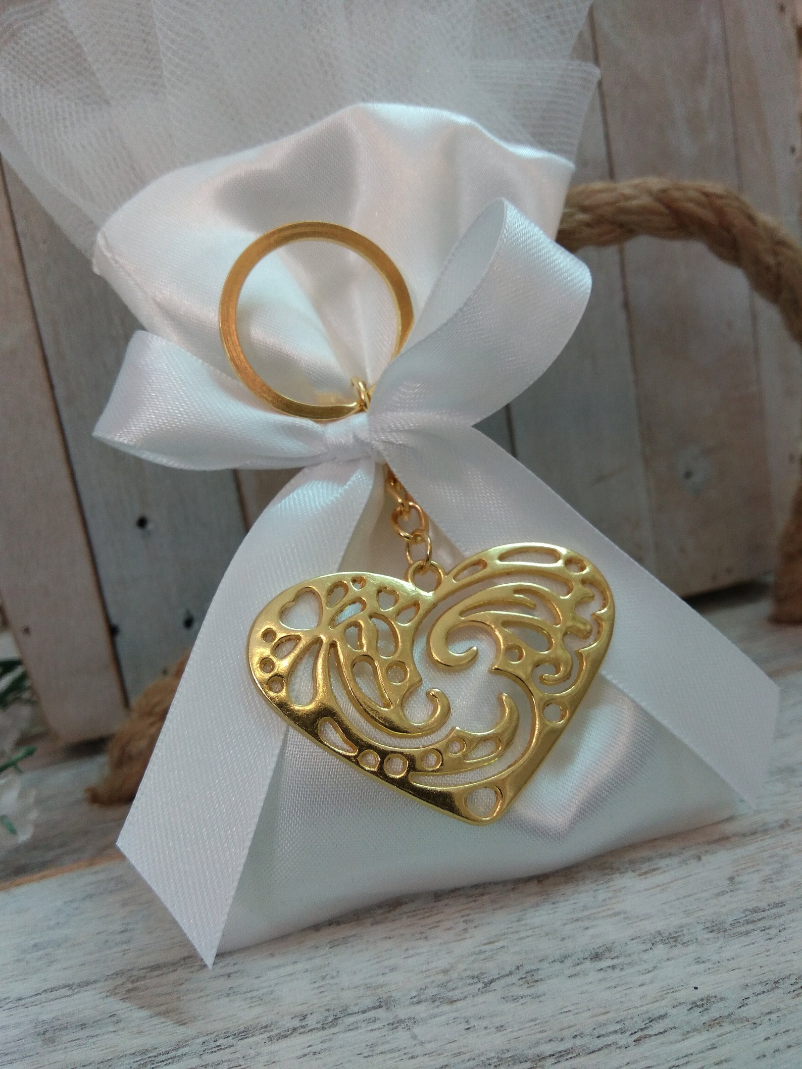 Heart wedding favor-Satin Bag Favor-25 pcs-Gold and white | Etsy